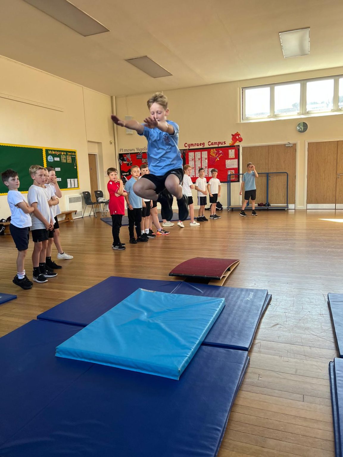 Inspiring the next generation: Jacob Edwards returns to his old primary ...